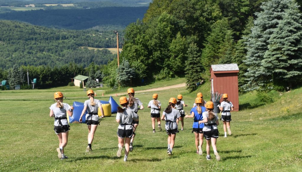 Guide to Mountain Team Building Activities That Transform Teams